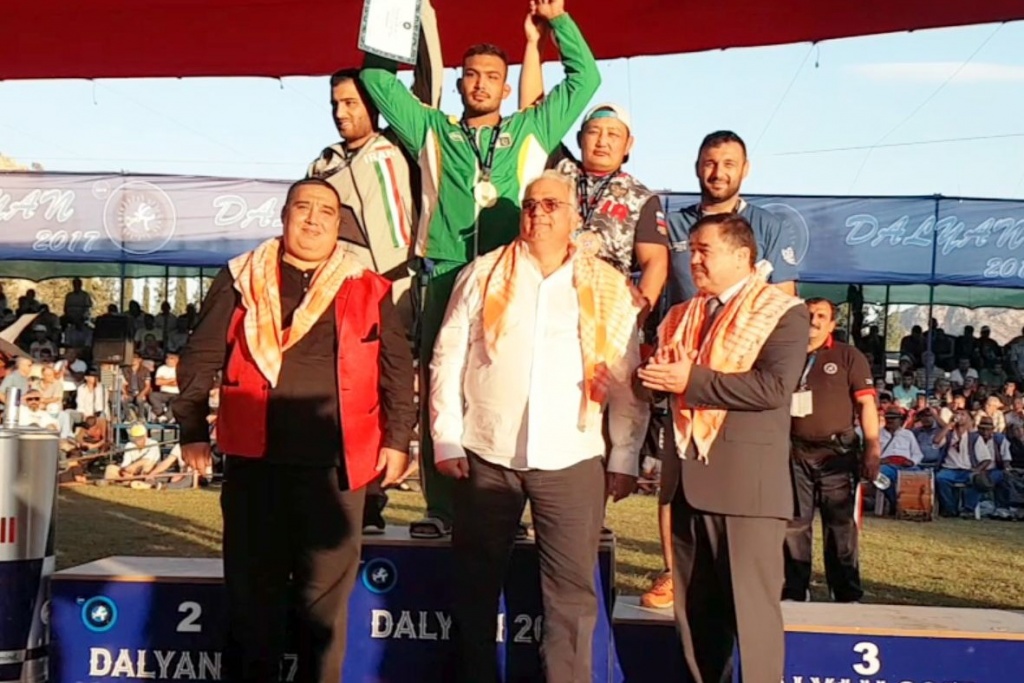 Muhammad Inam honors the nation with gold medal in Beach Wrestling ...